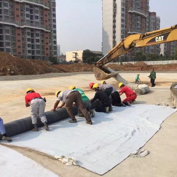 What is the difference between GCL and Geomembrane?